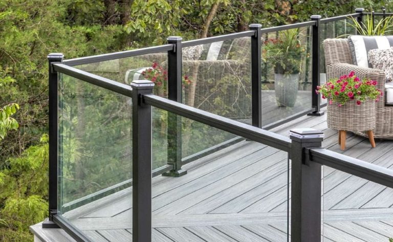 The Modern Elegance of Glass Deck Railings